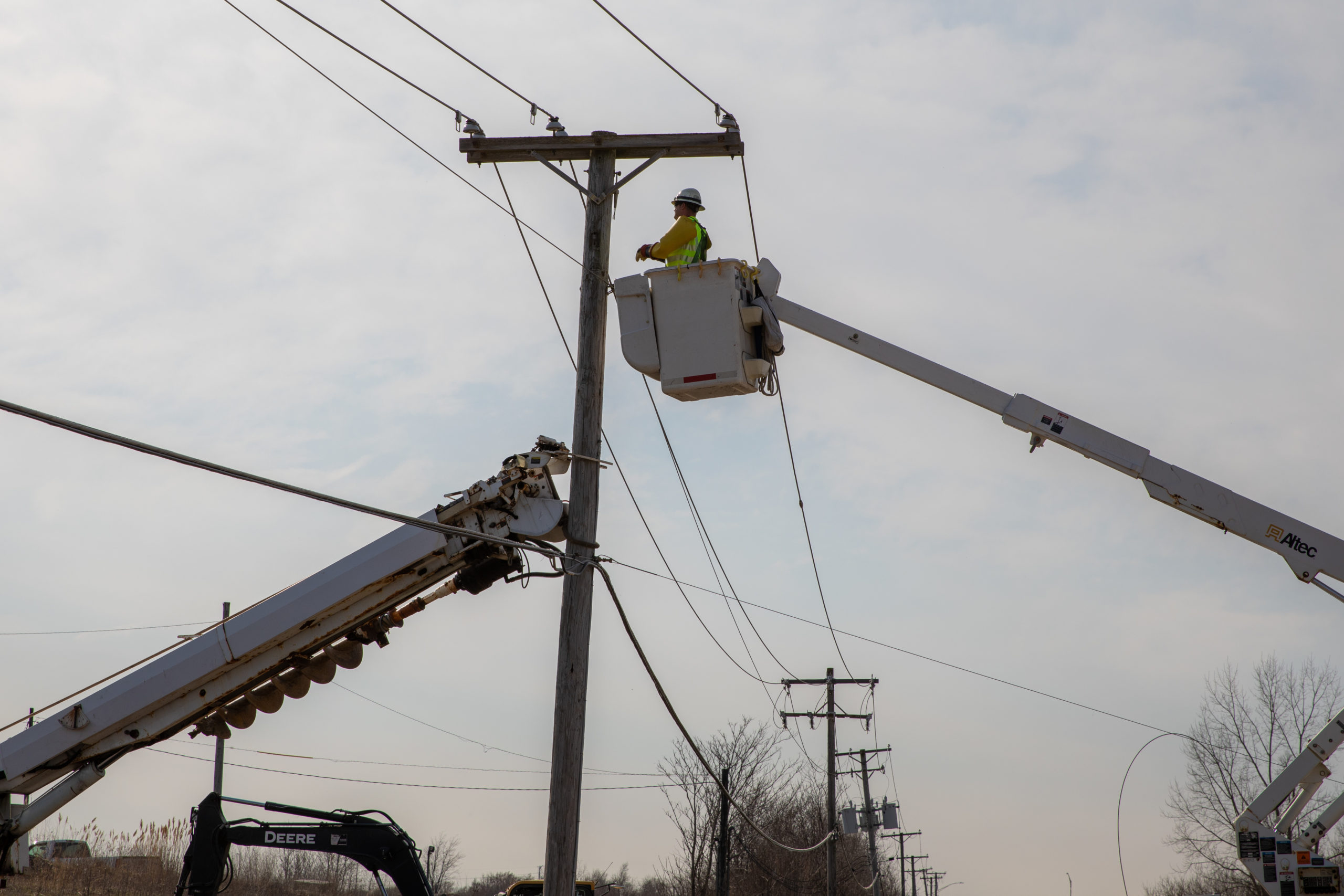 ComEd lineworkers share what they’ve learned while delivering power to ...